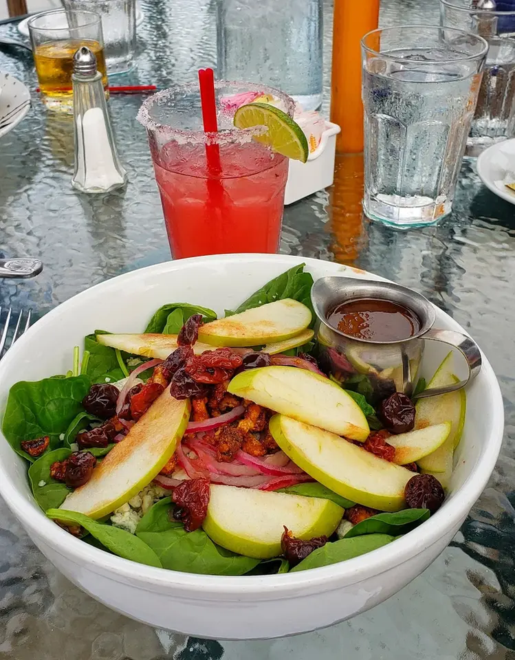 Outriggers Restaurant | Fresh Seafood at Safe Harbor Marina